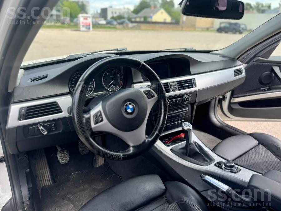 White BMW 320 2010 in Riga, with an engine capacity of 2.00 L and mileage of 320 thousand km for 4500 €, photo 5 on AUTOMOTO.COM.LV
