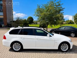 White BMW 320 2010 in Riga, with an engine capacity of 2.00 L and mileage of 311 thousand km for 4690 €, photo 4 on AUTOMOTO.COM.LV