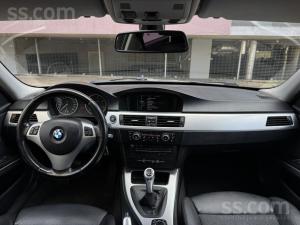 White BMW 320 2010 in Riga, with an engine capacity of 2.00 L and mileage of 311 thousand km for 4690 €, photo 8 on AUTOMOTO.COM.LV