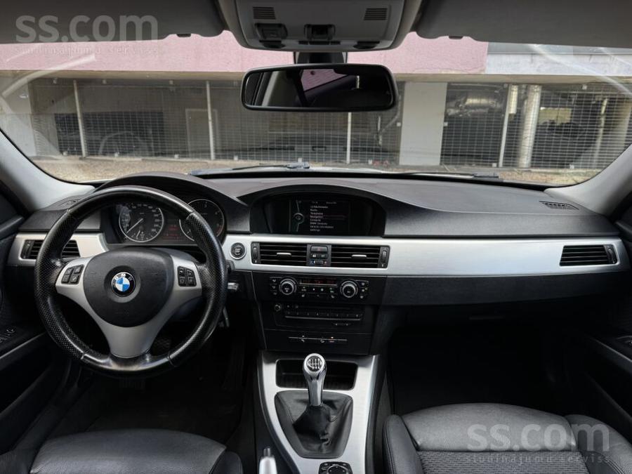 White BMW 320 2010 in Riga, with an engine capacity of 2.00 L and mileage of 311 thousand km for 4690 €, photo 8 on AUTOMOTO.COM.LV