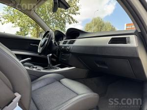 White BMW 320 2010 in Riga, with an engine capacity of 2.00 L and mileage of 311 thousand km for 4690 €, photo 10 on AUTOMOTO.COM.LV
