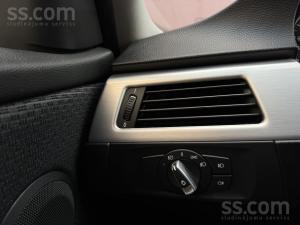 White BMW 320 2010 in Riga, with an engine capacity of 2.00 L and mileage of 311 thousand km for 4690 €, photo 21 on AUTOMOTO.COM.LV
