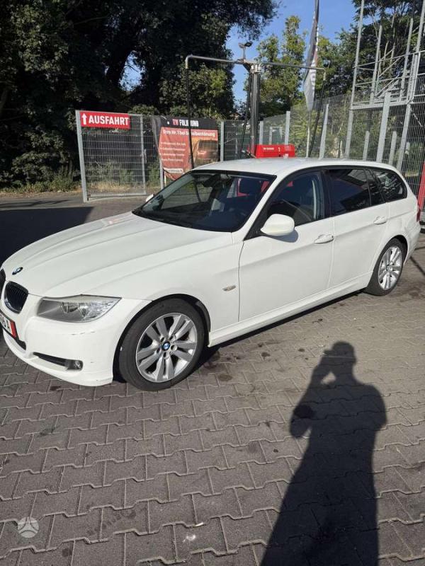 Balts BMW 320 2010 Panevēža, ar dzinēja tilpumu 2.00 L un nobraukumu 300 tūkst. km par 4250 €, foto 1 vietnē AUTOMOTO.COM.LV