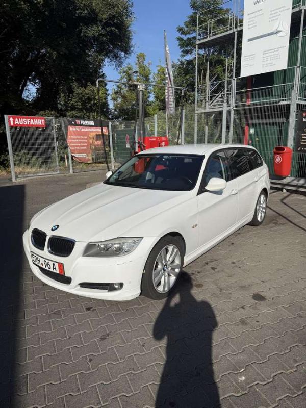 Balts BMW 320 2010 Panevēža, ar dzinēja tilpumu 2.00 L un nobraukumu 300 tūkst. km par 4250 €, foto 3 vietnē AUTOMOTO.COM.LV
