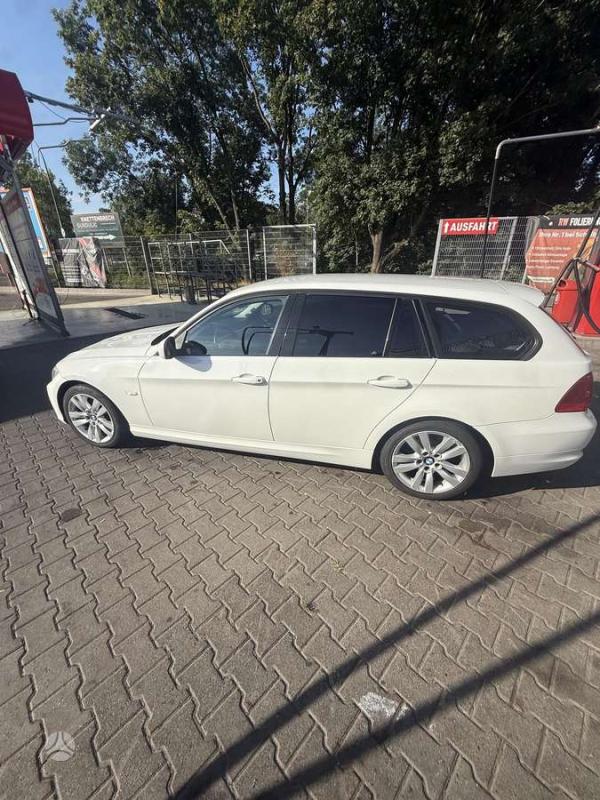 Balts BMW 320 2010 Panevēža, ar dzinēja tilpumu 2.00 L un nobraukumu 300 tūkst. km par 4250 €, foto 6 vietnē AUTOMOTO.COM.LV