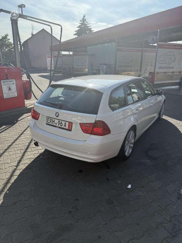 Balts BMW 320 2010 Panevēža, ar dzinēja tilpumu 2.00 L un nobraukumu 300 tūkst. km par 4250 €, foto 11 vietnē AUTOMOTO.COM.LV