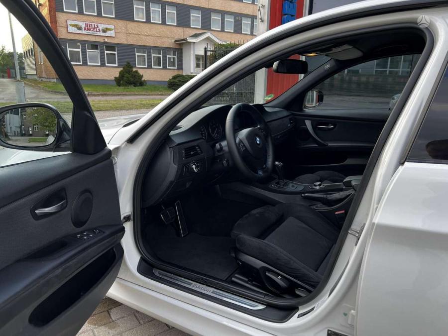Balts BMW 320 2010 Marijampole, ar dzinēja tilpumu 2.00 L un nobraukumu 325 tūkst. km par 5850 €, foto 9 vietnē AUTOMOTO.COM.LV