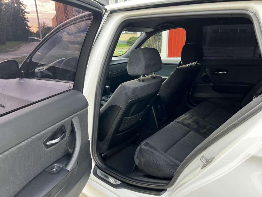 Balts BMW 320 2010 Marijampole, ar dzinēja tilpumu 2.00 L un nobraukumu 325 tūkst. km par 5850 €, foto 10 vietnē AUTOMOTO.COM.LV
