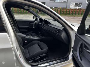 Balts BMW 320 2010 Marijampole, ar dzinēja tilpumu 2.00 L un nobraukumu 325 tūkst. km par 5850 €, foto 11 vietnē AUTOMOTO.COM.LV