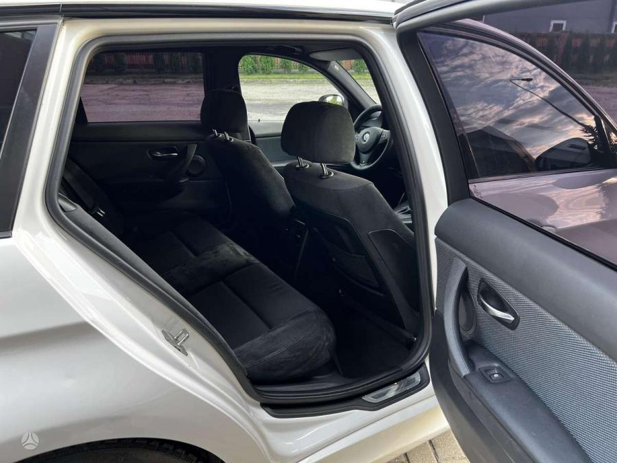 Balts BMW 320 2010 Marijampole, ar dzinēja tilpumu 2.00 L un nobraukumu 325 tūkst. km par 5850 €, foto 12 vietnē AUTOMOTO.COM.LV