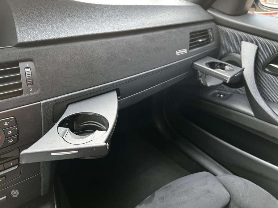 Balts BMW 320 2010 Marijampole, ar dzinēja tilpumu 2.00 L un nobraukumu 325 tūkst. km par 5850 €, foto 20 vietnē AUTOMOTO.COM.LV