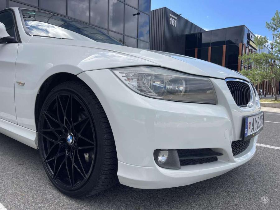 White BMW 320 2010 in Kaunas, with an engine capacity of 2.00 L and mileage of 260 thousand km for 3650 €, photo 4 on AUTOMOTO.COM.LV