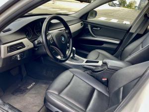 White BMW 320 2010 in Kaunas, with an engine capacity of 2.00 L and mileage of 260 thousand km for 3650 €, photo 15 on AUTOMOTO.COM.LV