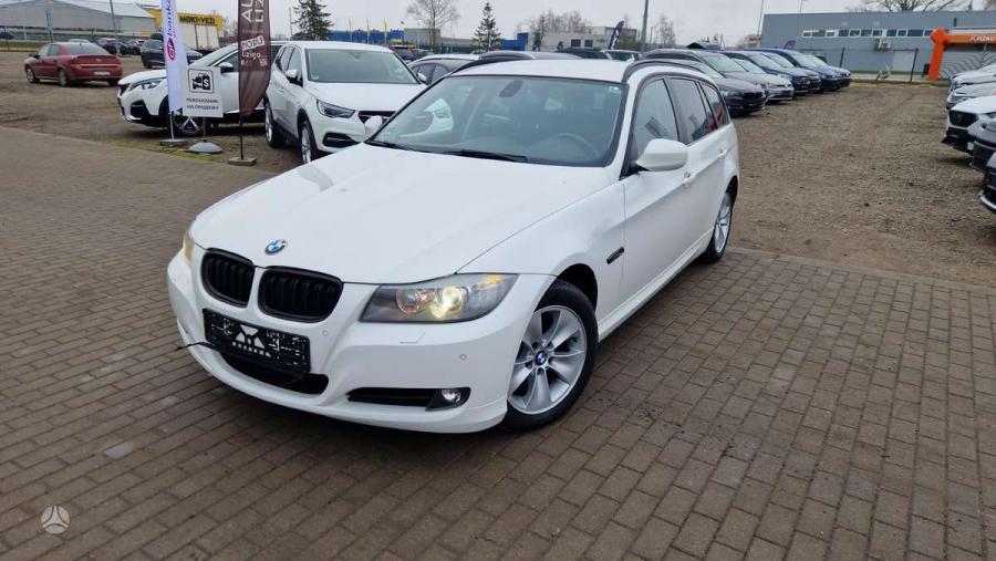 White BMW 320 2011 in Marijampole, with an engine capacity of 2.00 L and mileage of 296 thousand km for 5550 €, photo 3 on AUTOMOTO.COM.LV
