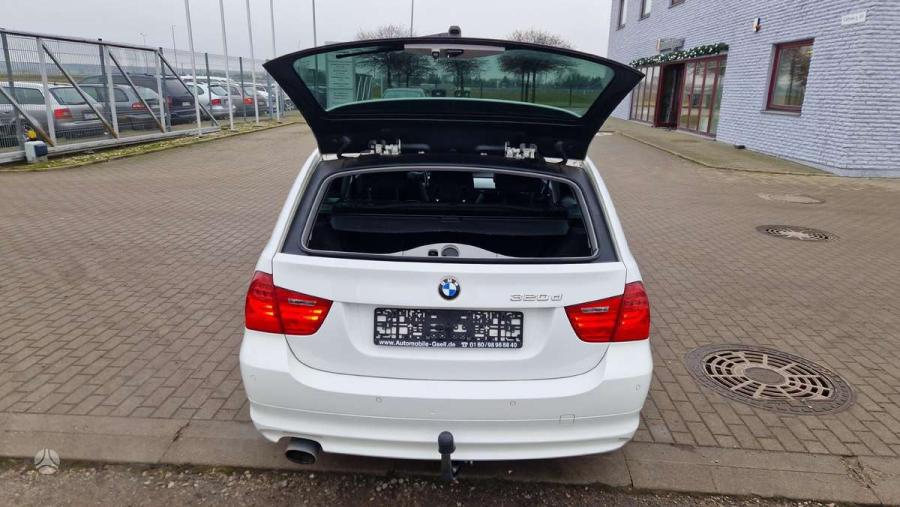 White BMW 320 2011 in Marijampole, with an engine capacity of 2.00 L and mileage of 296 thousand km for 5550 €, photo 12 on AUTOMOTO.COM.LV