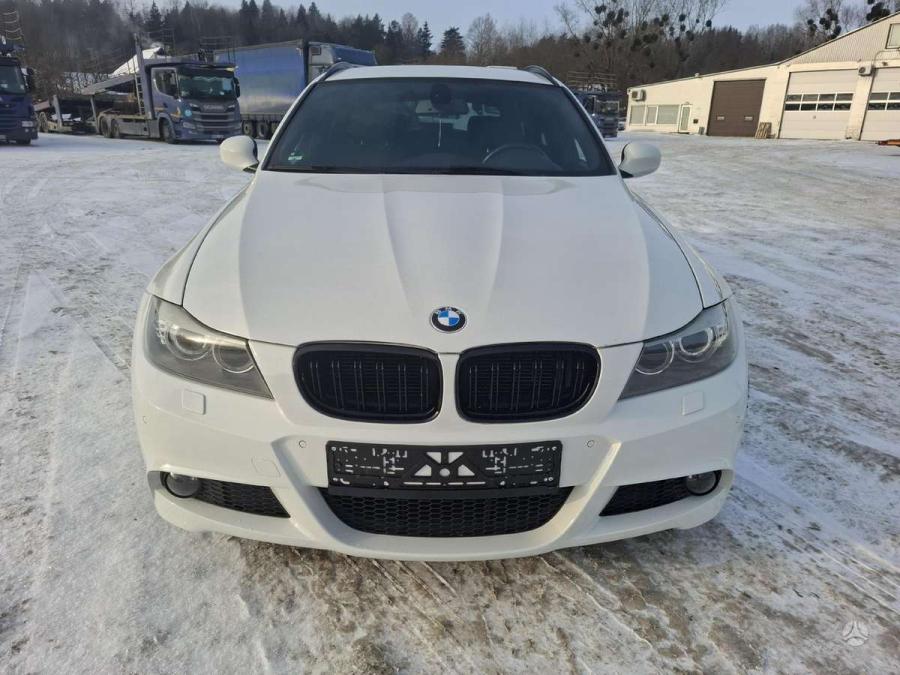 White BMW 320 2011 in Prienai, with an engine capacity of 2.00 L and mileage of 251 thousand km for 4900 €, photo 6 on AUTOMOTO.COM.LV