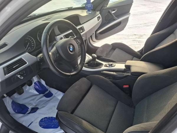 Balts BMW 320 2011 Prienai, ar dzinēja tilpumu 2.00 L un nobraukumu 251 tūkst. km par 4900 €, foto 10 vietnē AUTOMOTO.COM.LV