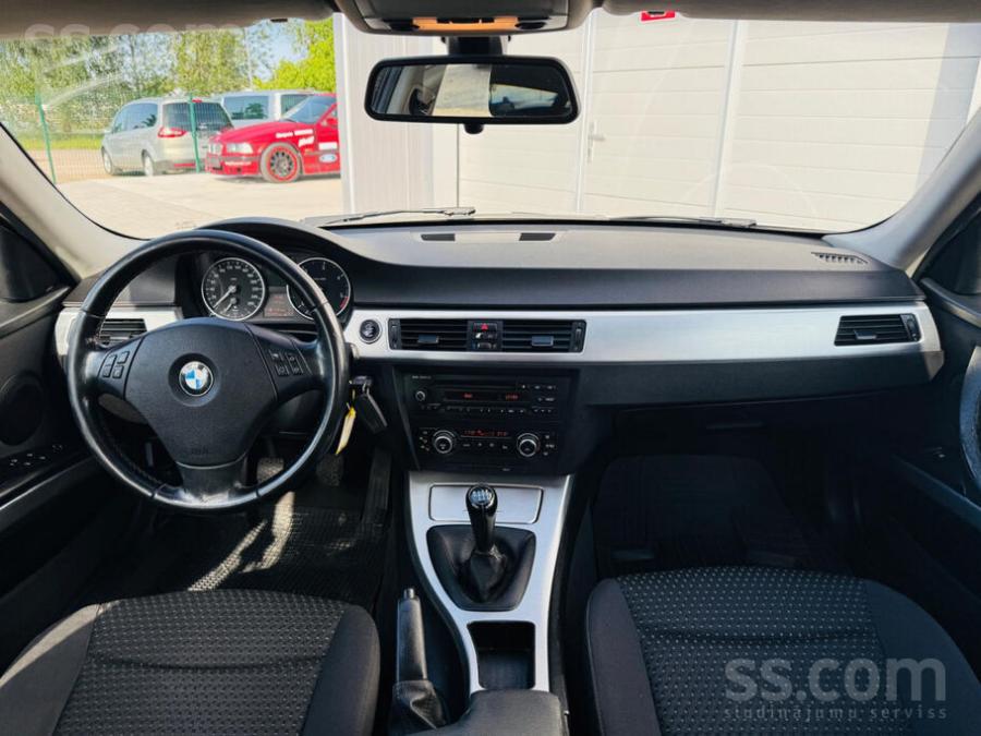 White BMW 320 2011 in Riga, with an engine capacity of 2.00 L and mileage of 296 thousand km for 4900 €, photo 7 on AUTOMOTO.COM.LV