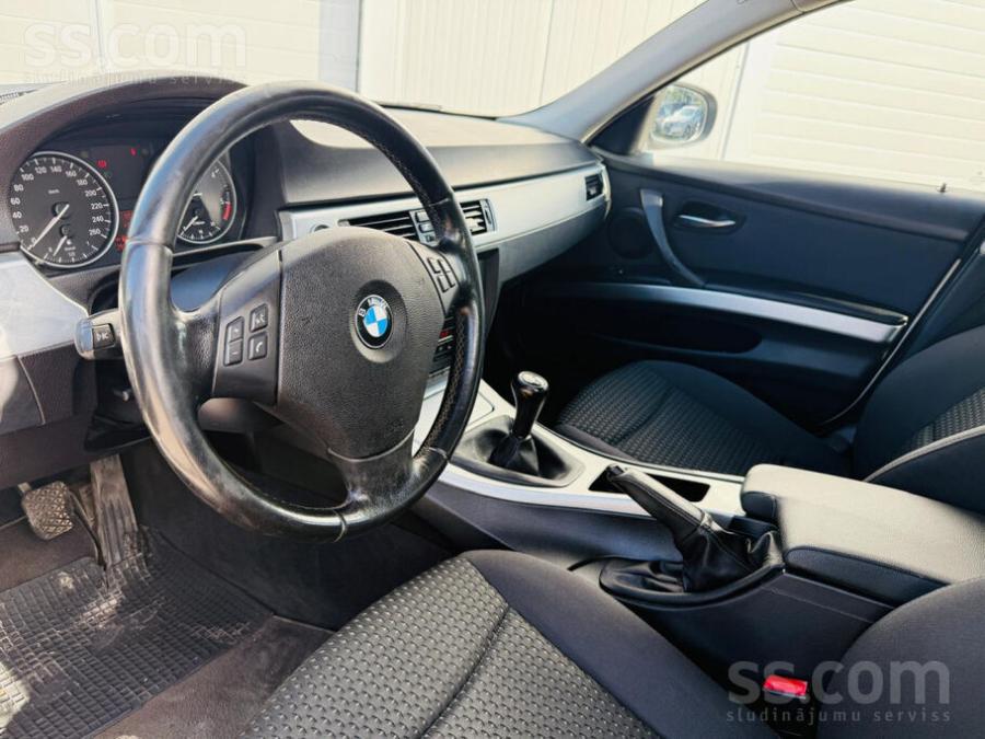 White BMW 320 2011 in Riga, with an engine capacity of 2.00 L and mileage of 296 thousand km for 4900 €, photo 8 on AUTOMOTO.COM.LV