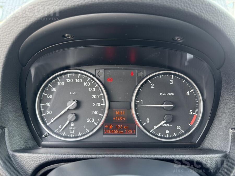 Белый БМВ 320 2011 в Цесис, объемом двигателя 2.00 л и пробегом 240 тыс. км за 5450 €, фото 21 на AUTOMOTO.COM.LV