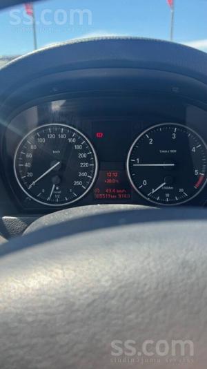 White BMW 320 2011 in Cesis, with an engine capacity of 2.00 L and mileage of 306 thousand km for 5000 €, photo 4 on AUTOMOTO.COM.LV