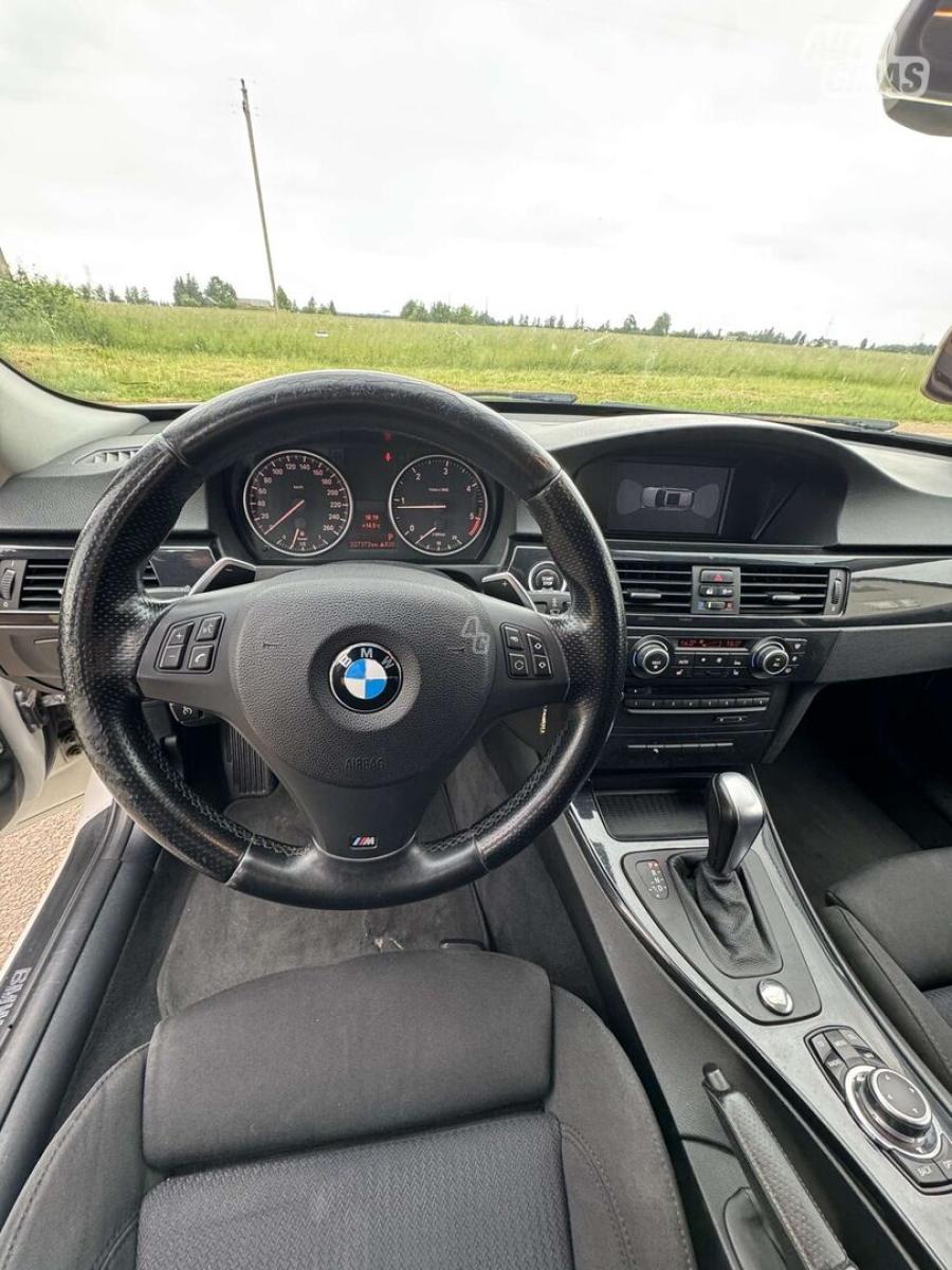 White BMW 320 2011 in Jurbarkas, with an engine capacity of 2.00 L and mileage of 328 thousand km for 5650 €, photo 9 on AUTOMOTO.COM.LV