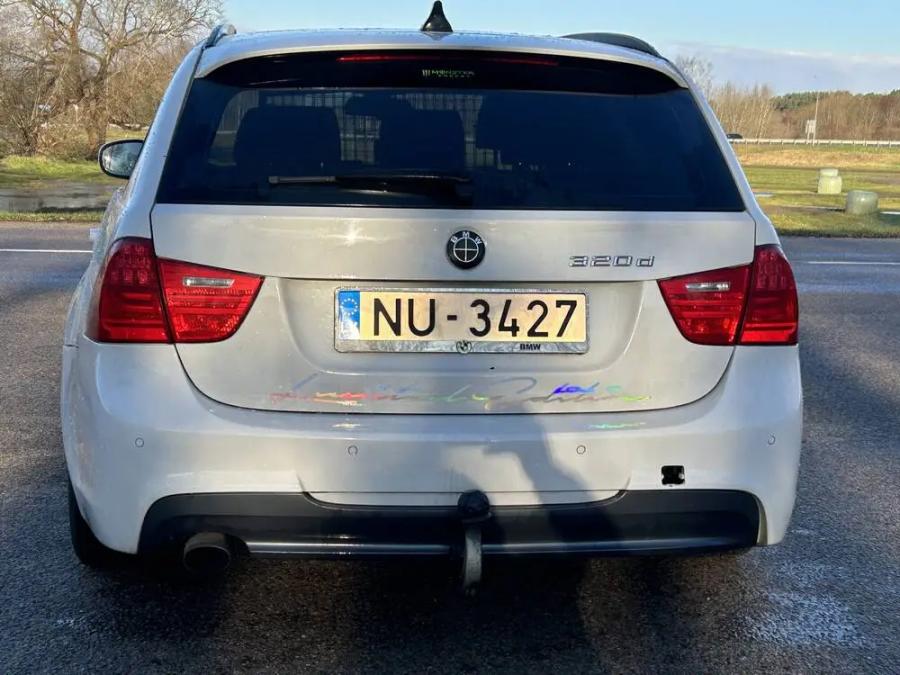 Balts BMW 320 2011 Grobiņa, ar dzinēja tilpumu 2.00 L un nobraukumu 0 tūkst. km par 4800 €, foto 7 vietnē AUTOMOTO.COM.LV
