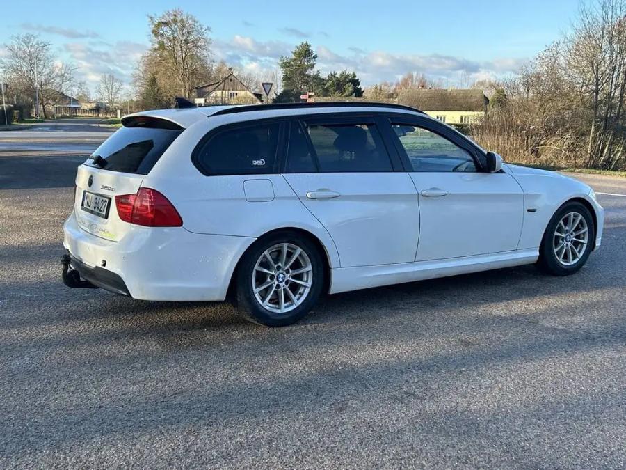 Balts BMW 320 2011 Grobiņa, ar dzinēja tilpumu 2.00 L un nobraukumu 0 tūkst. km par 4800 €, foto 9 vietnē AUTOMOTO.COM.LV