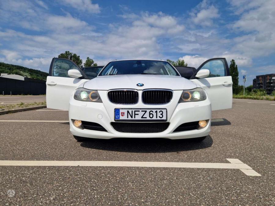 White BMW 320 2011 in Vilnius, with an engine capacity of 2.00 L and mileage of 400 thousand km for 3800 €, photo 10 on AUTOMOTO.COM.LV