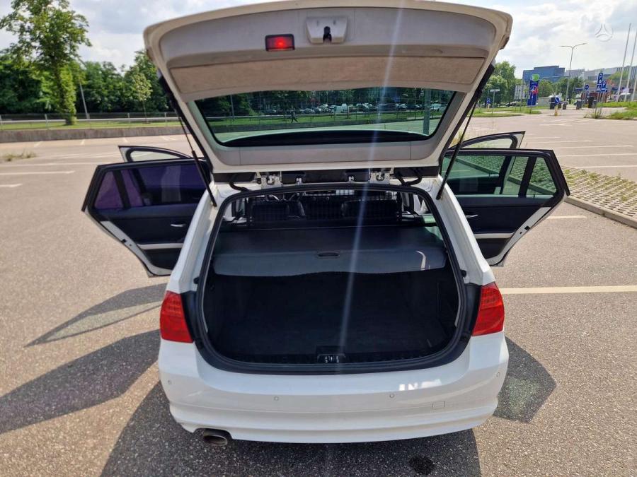 White BMW 320 2011 in Vilnius, with an engine capacity of 2.00 L and mileage of 400 thousand km for 3800 €, photo 16 on AUTOMOTO.COM.LV