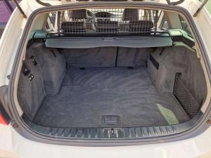 White BMW 320 2011 in Vilnius, with an engine capacity of 2.00 L and mileage of 400 thousand km for 3800 €, photo 17 on AUTOMOTO.COM.LV