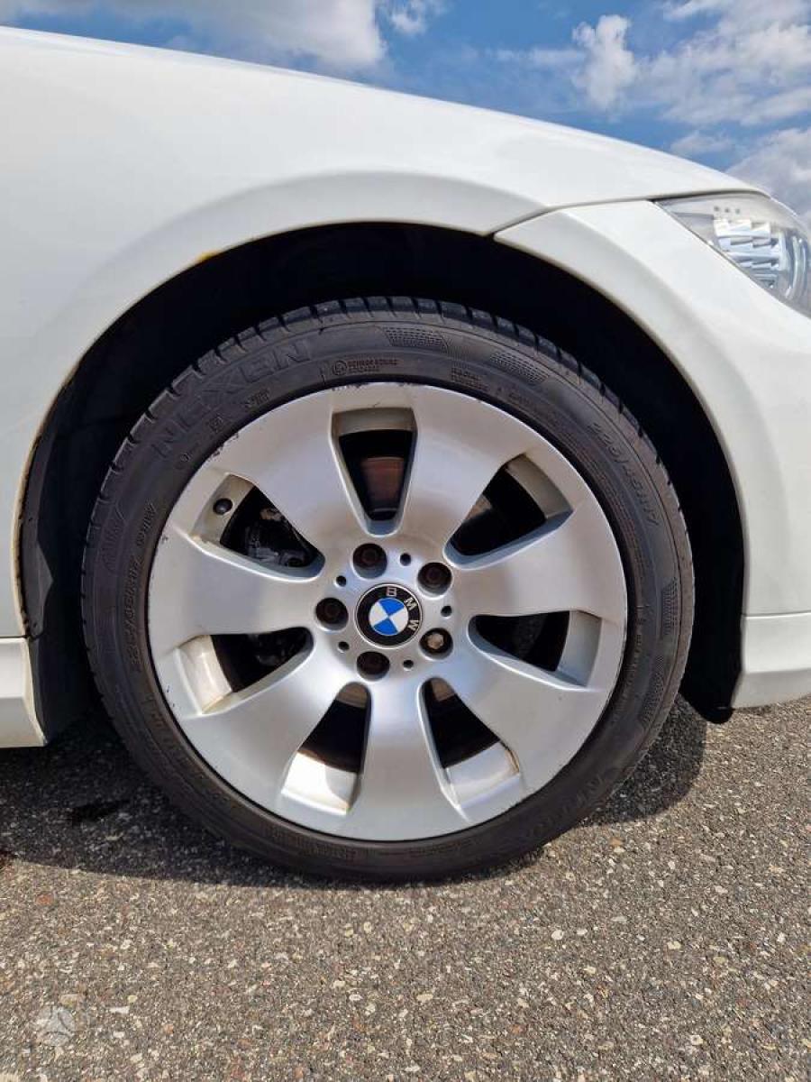 White BMW 320 2011 in Vilnius, with an engine capacity of 2.00 L and mileage of 400 thousand km for 3800 €, photo 27 on AUTOMOTO.COM.LV
