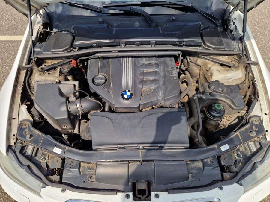 White BMW 320 2011 in Vilnius, with an engine capacity of 2.00 L and mileage of 400 thousand km for 3800 €, photo 30 on AUTOMOTO.COM.LV