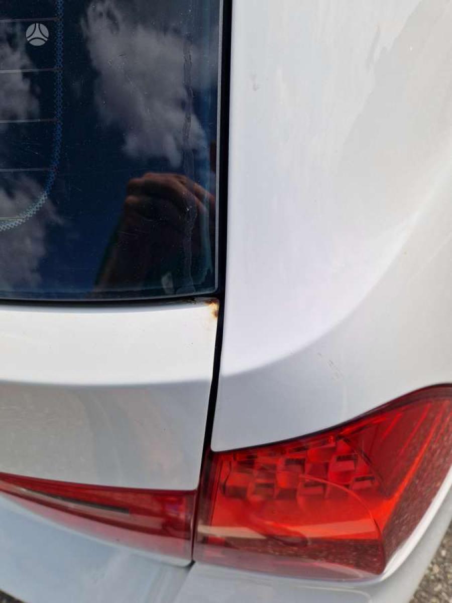 White BMW 320 2011 in Vilnius, with an engine capacity of 2.00 L and mileage of 400 thousand km for 3800 €, photo 34 on AUTOMOTO.COM.LV