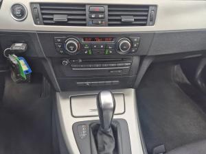 Balts BMW 320 2011 Liepāja, ar dzinēja tilpumu 2.00 L un nobraukumu 251 tūkst. km par 5600 €, foto 14 vietnē AUTOMOTO.COM.LV