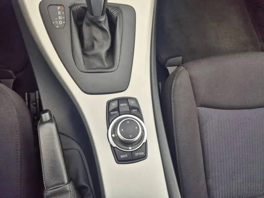 Balts BMW 320 2011 Liepāja, ar dzinēja tilpumu 2.00 L un nobraukumu 251 tūkst. km par 5600 €, foto 15 vietnē AUTOMOTO.COM.LV
