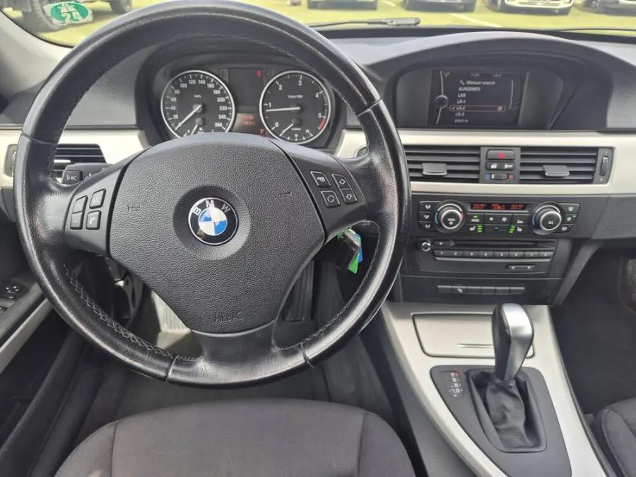 Balts BMW 320 2011 Liepāja, ar dzinēja tilpumu 2.00 L un nobraukumu 251 tūkst. km par 5600 €, foto 16 vietnē AUTOMOTO.COM.LV