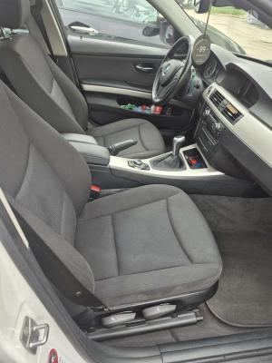 White BMW 320 2011 in Kaunas, with an engine capacity of 2.00 L and mileage of 275 thousand km for 3500 €, photo 13 on AUTOMOTO.COM.LV