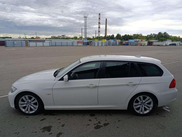 White BMW 320 2011 in Panevezys, with an engine capacity of 0.00 L and mileage of 213 thousand km for 4600 €, photo 6 on AUTOMOTO.COM.LV