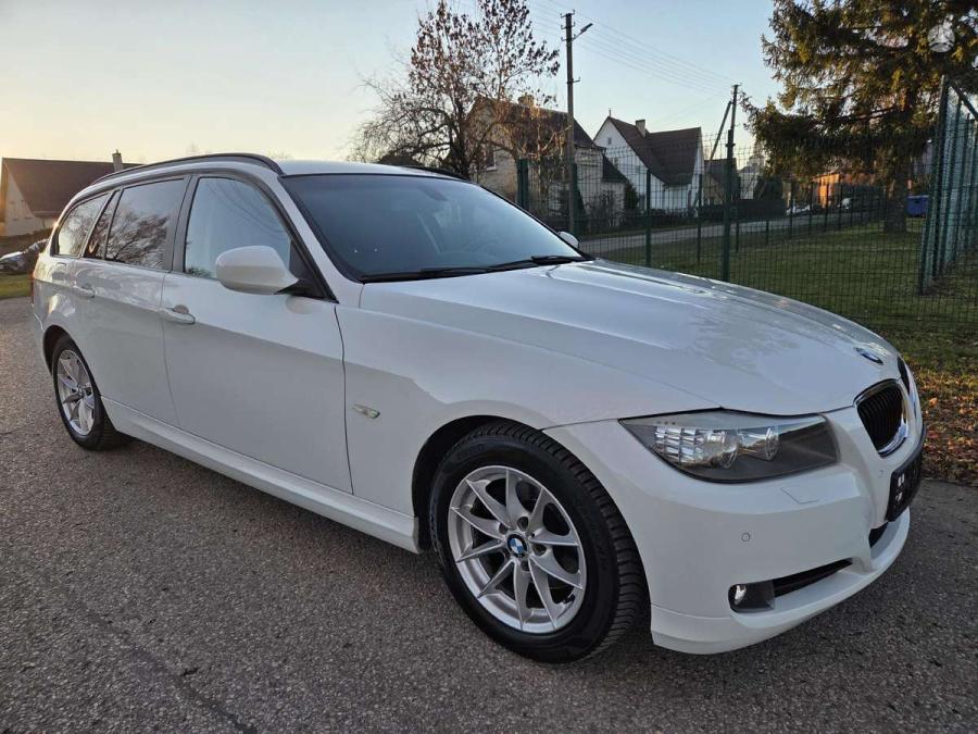 White BMW 320 2012 in Vilkaviskis, with an engine capacity of 2.00 L and mileage of 246 thousand km for 4650 €, photo 2 on AUTOMOTO.COM.LV