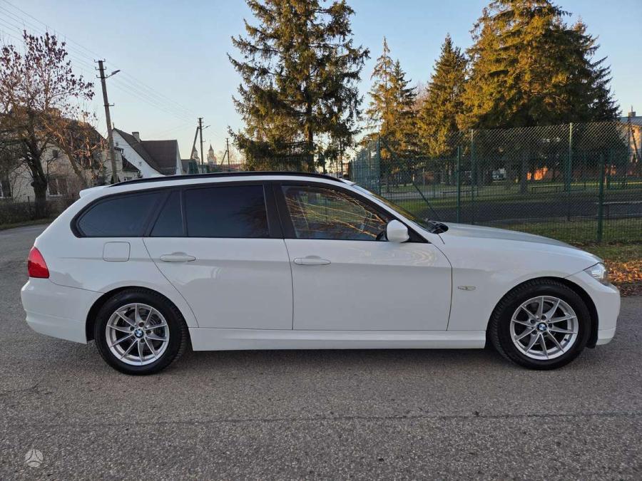 White BMW 320 2012 in Vilkaviskis, with an engine capacity of 2.00 L and mileage of 246 thousand km for 4650 €, photo 9 on AUTOMOTO.COM.LV