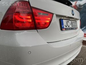 White BMW 320 2012 in Balvi, with an engine capacity of 2.00 L and mileage of 271 thousand km for 5990 €, photo 12 on AUTOMOTO.COM.LV