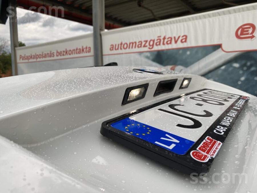 White BMW 320 2012 in Balvi, with an engine capacity of 2.00 L and mileage of 271 thousand km for 5990 €, photo 13 on AUTOMOTO.COM.LV