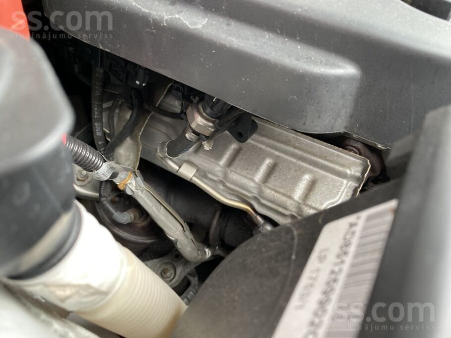 White BMW 320 2012 in Balvi, with an engine capacity of 2.00 L and mileage of 271 thousand km for 5990 €, photo 19 on AUTOMOTO.COM.LV