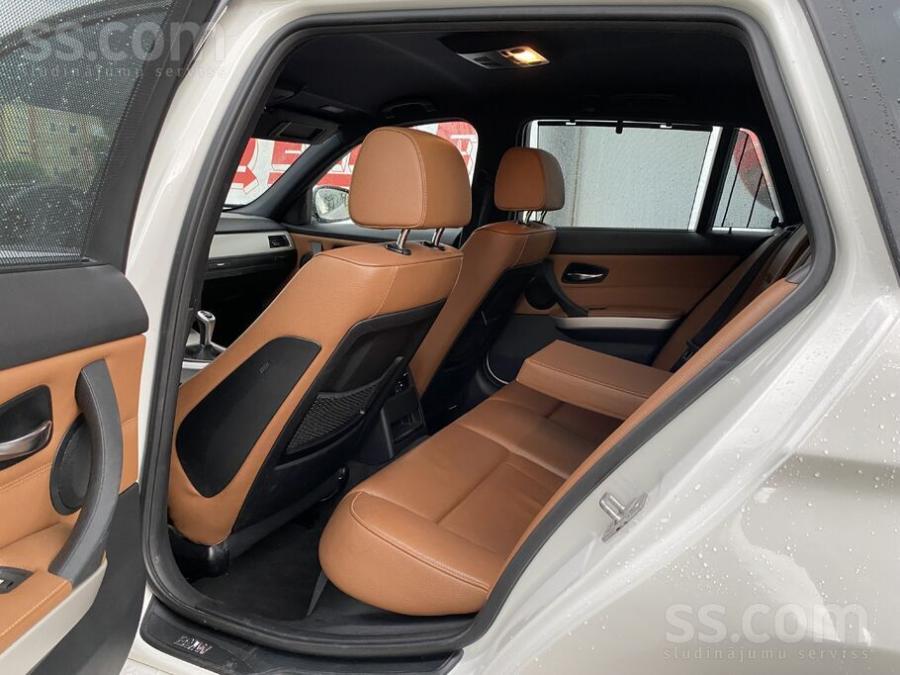 White BMW 320 2012 in Balvi, with an engine capacity of 2.00 L and mileage of 271 thousand km for 5990 €, photo 23 on AUTOMOTO.COM.LV