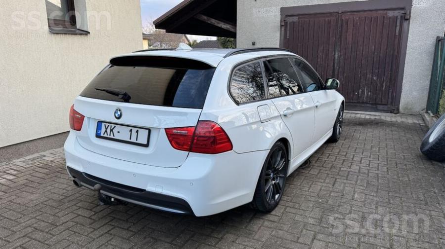 White BMW 320 2012 in Riga, with an engine capacity of 2.00 L and mileage of 377 thousand km for 5450 €, photo 4 on AUTOMOTO.COM.LV