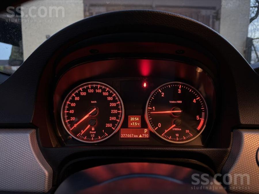 White BMW 320 2012 in Riga, with an engine capacity of 2.00 L and mileage of 377 thousand km for 5450 €, photo 10 on AUTOMOTO.COM.LV
