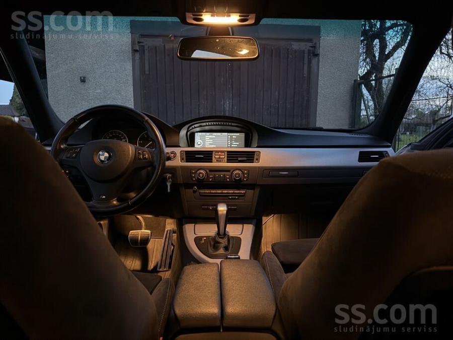 White BMW 320 2012 in Riga, with an engine capacity of 2.00 L and mileage of 377 thousand km for 5450 €, photo 12 on AUTOMOTO.COM.LV