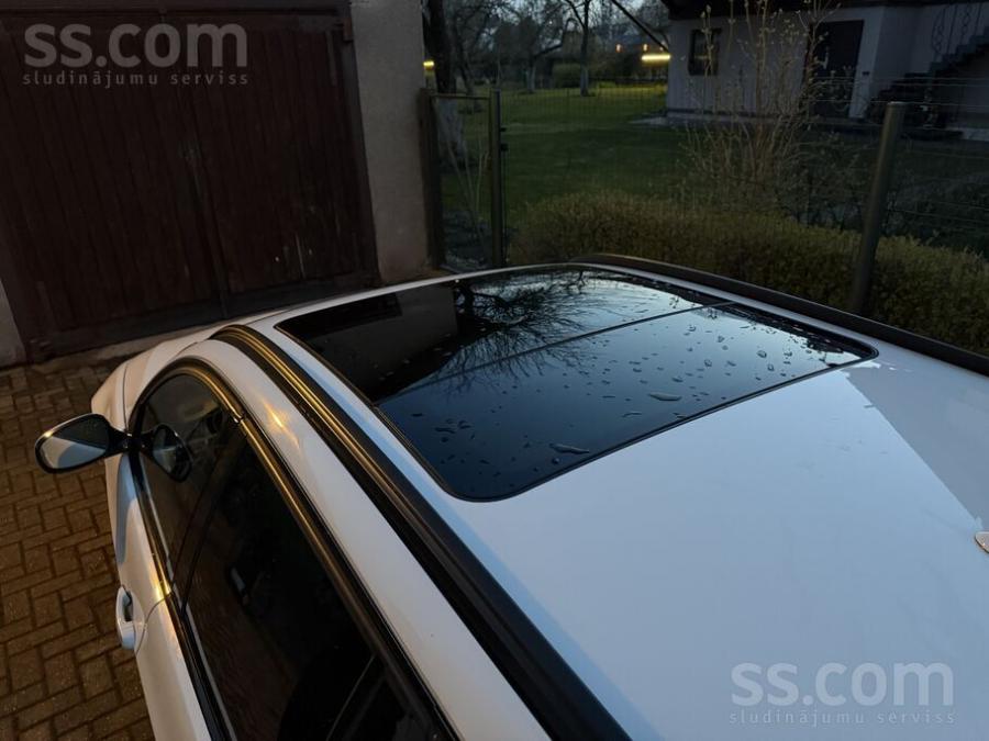 White BMW 320 2012 in Riga, with an engine capacity of 2.00 L and mileage of 377 thousand km for 5450 €, photo 14 on AUTOMOTO.COM.LV