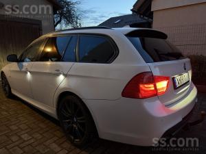 White BMW 320 2012 in Riga, with an engine capacity of 2.00 L and mileage of 377 thousand km for 5450 €, photo 15 on AUTOMOTO.COM.LV